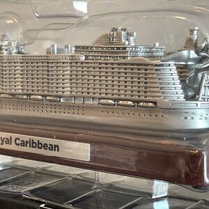 Other | New Royal Caribbean Harmony Of The Seas Licensed Ship Model ...